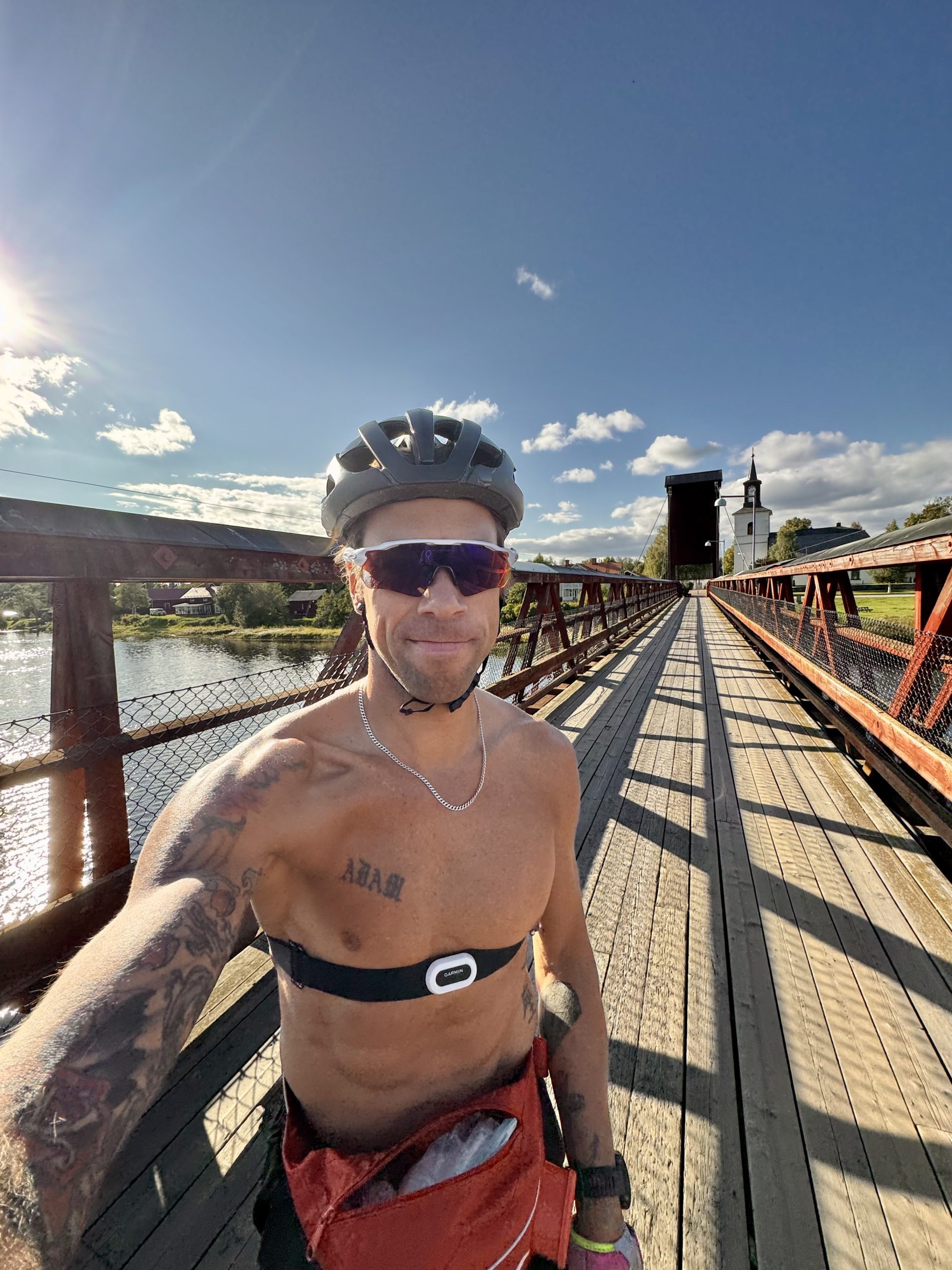 Stak på byn, med Jone - Adamsteen.se